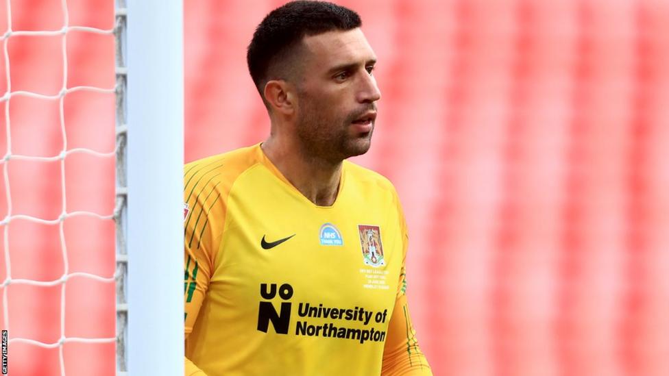 Sutton United: Steve Arnold, Omar Sowunmi and Christian N'Guessan sign - BBC Sport