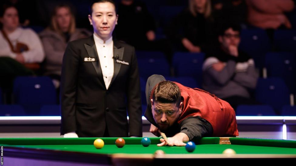 World Snooker Championship: Matthew Stevens edges past Dechawat ...