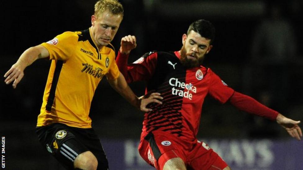 Liam Donnelly: Fulham recall defender from Crawley Town loan - BBC Sport