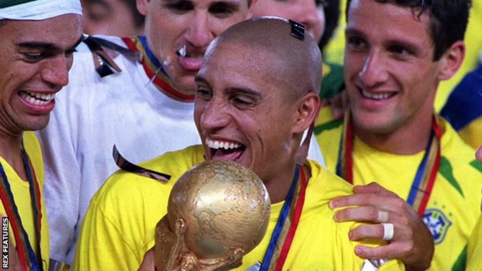 Roberto Carlos: Brazil legend set to make appearance for Shropshire pub ...