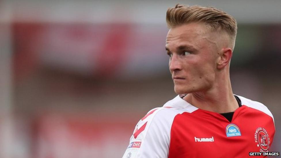 Gillingham sign Kyle Dempsey after Fleetwood Town departure - BBC Sport