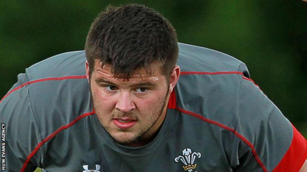 Nicky Thomas: Prop joins Scarlets from Gloucester with eye on Wales ...