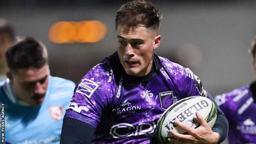 Dragons: Wing Jared Rosser signs fresh contract - BBC Sport