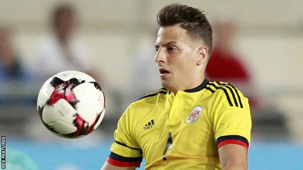 Santiago Arias: Swansea eye PSV Eindhoven and Colombia defender - BBC Sport
