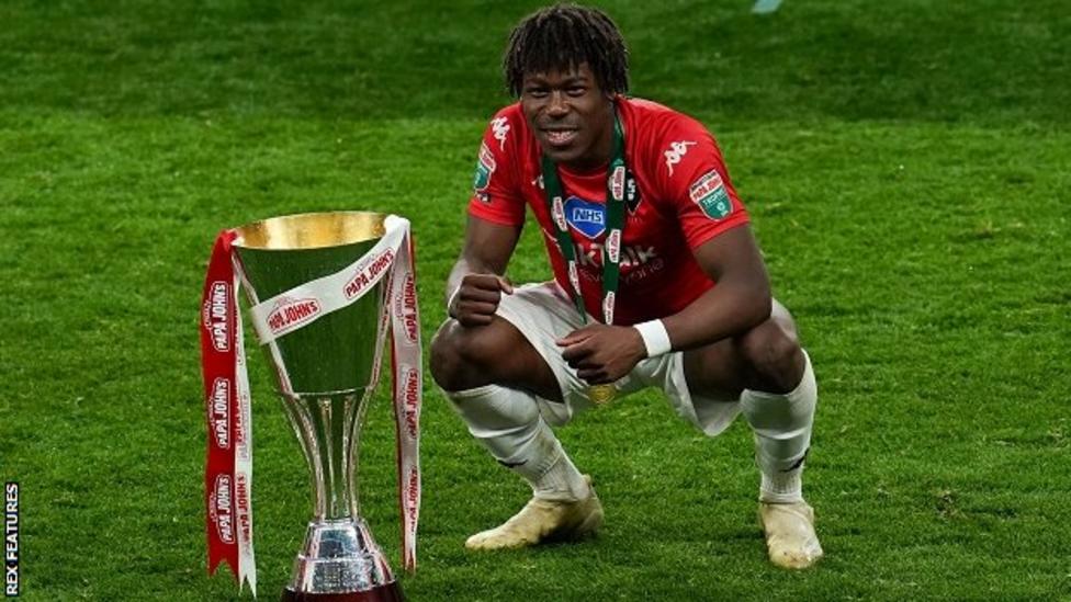 Brandon Thomas-Asante: West Bromwich Albion sign Salford striker for ...