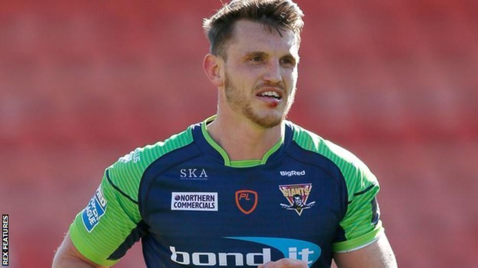 Lee Gaskell: Wakefield Trinity agree deal for Huddersfield Giants stand ...