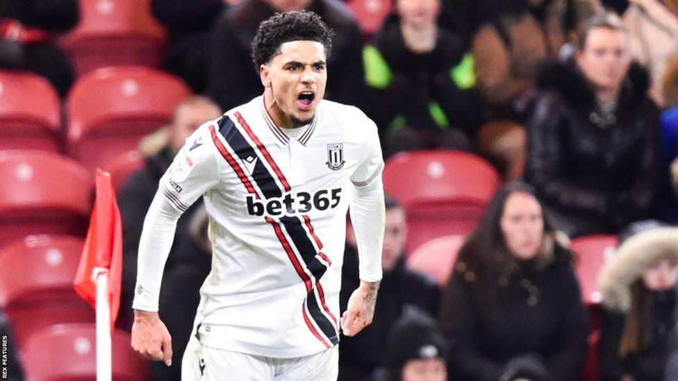 Stoke City: Wolverhampton Wanderers pair Ki-Jana Hoever and Chiquinho ...