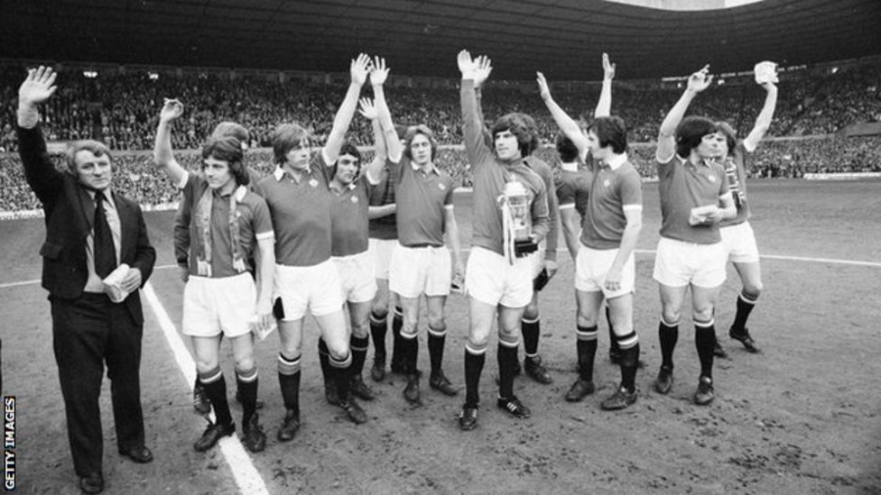 Tommy Docherty: Former Man Utd and Scotland boss dies - BBC Sport