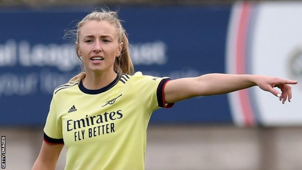 Leah Williamson: England centre-back signs new Arsenal deal - BBC Sport