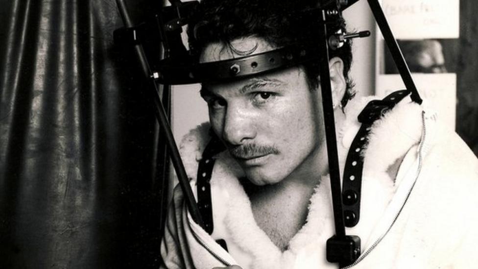 How Vinny Pazienza recovered from broken neck to beat Roberto Duran ...