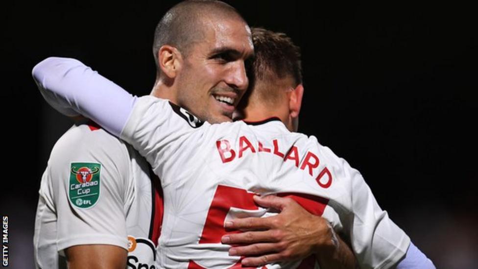 Oriol Romeu: Midfielder leaves Southampton for Girona - BBC Sport