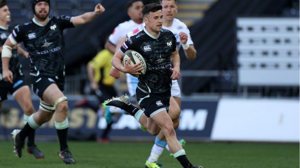 Matthew Aubrey: Ospreys scrum-half signs new deal - BBC Sport