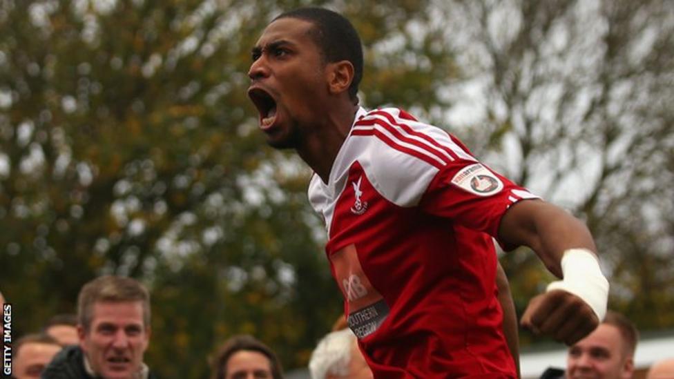 Danny Mills: Ebbsfleet United sign former Whitehawk striker - BBC Sport