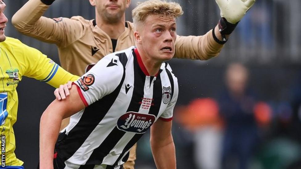 Andy Smith: Grimsby Town re-sign Hull City defender on loan - BBC Sport