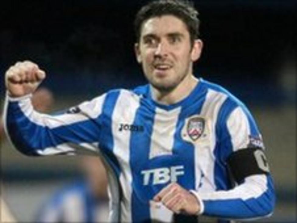 NI midfielder Stephen Carson to quit Coleraine - BBC Sport