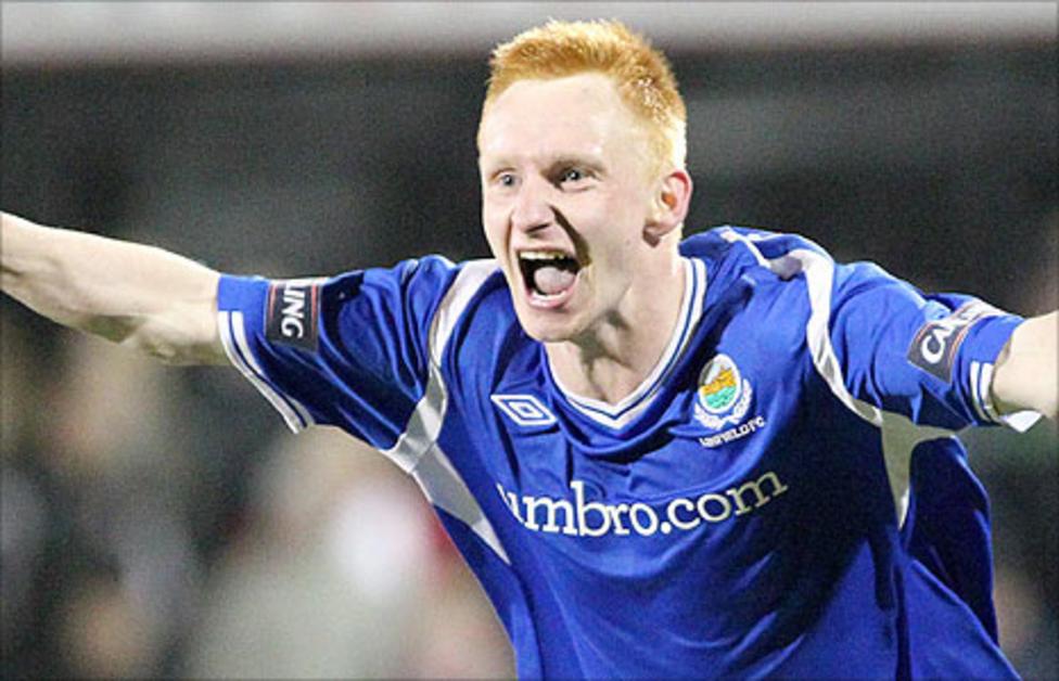 Linfield's Garrett and Gault miss DC match - BBC Sport