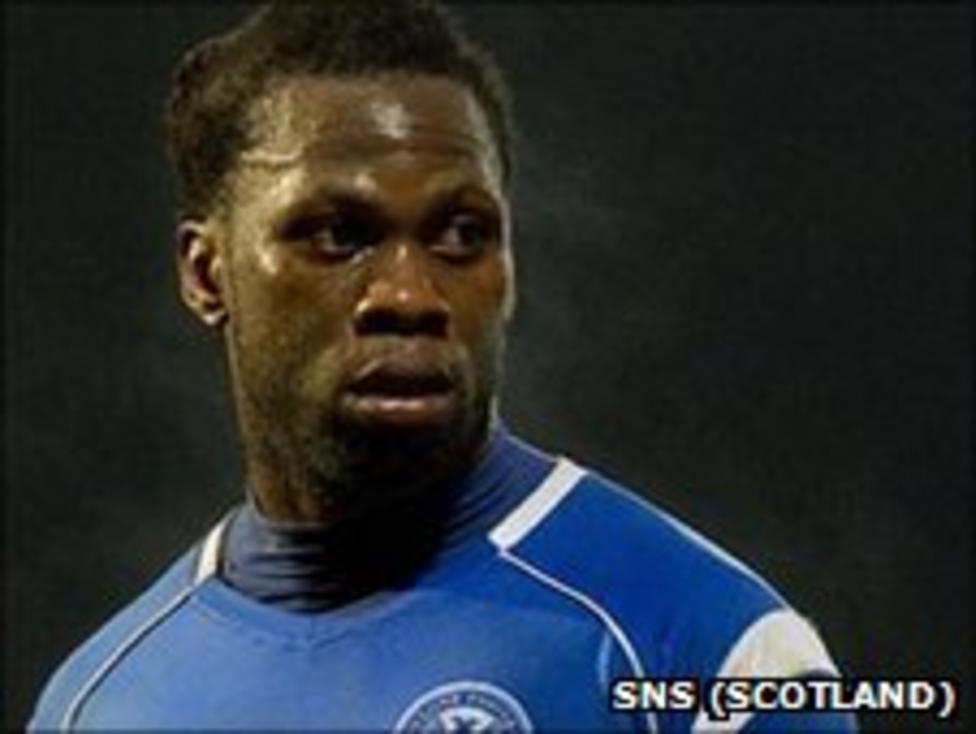 Luton sign forwards Stuart Fleetwood and Collin Samuel - BBC Sport