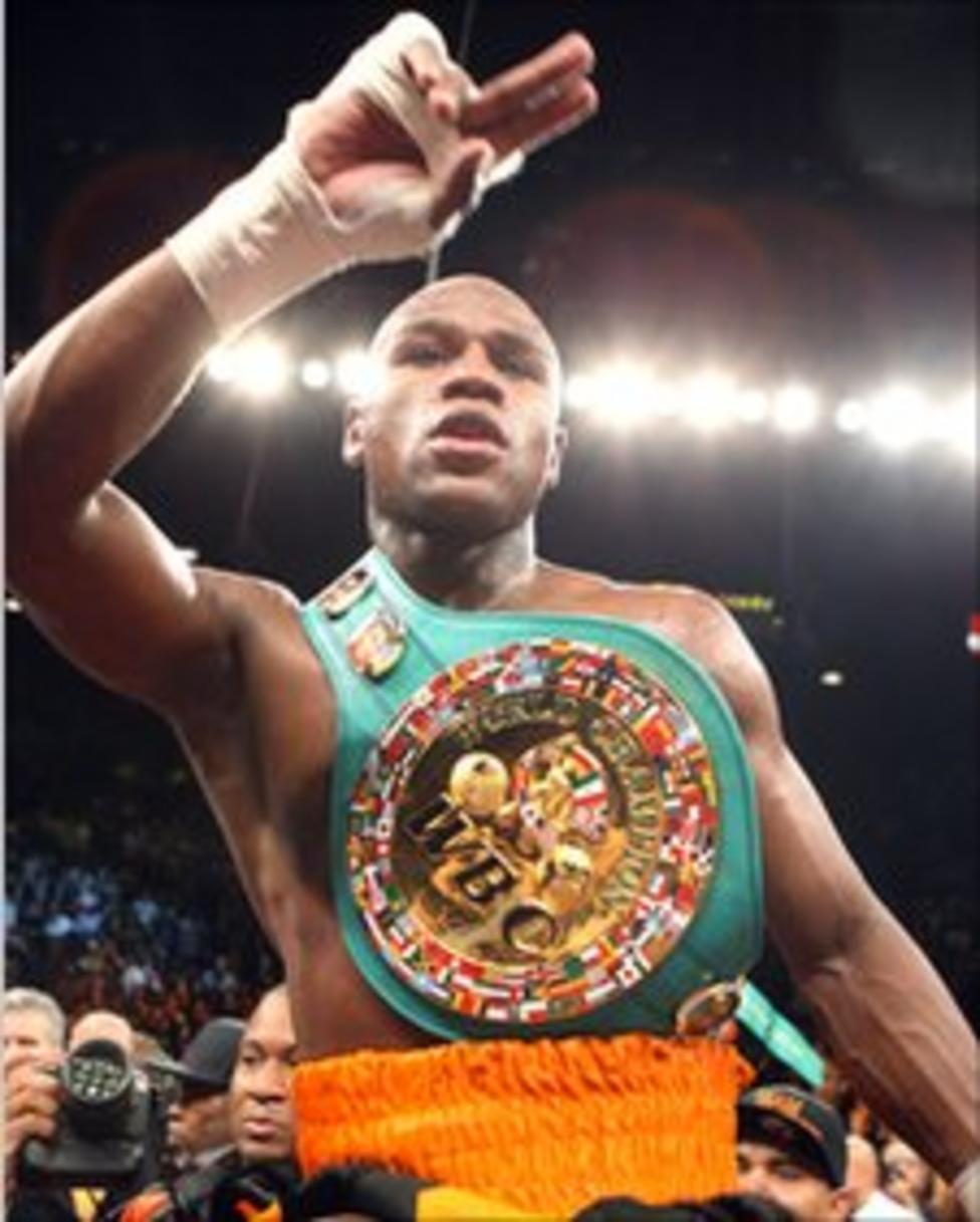 Floyd Mayweather knocks out Victor Ortiz in controversial win - BBC Sport