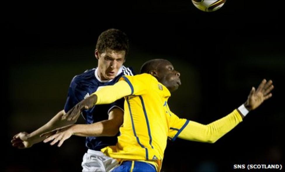 Trialist Joe Sise fails to win a contract with Rangers - BBC Sport