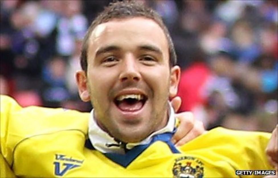 Barrow defender Mike Pearson sidelined by double break - BBC Sport