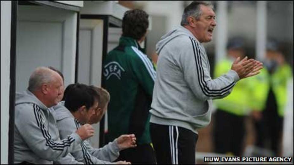Terry Boyle & Peter Nicholas leave Neath management roles - BBC Sport