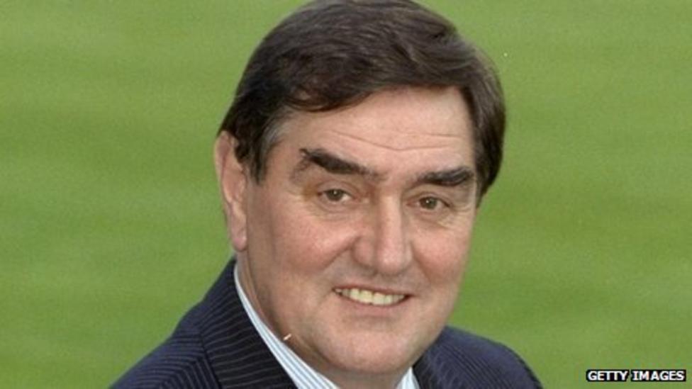 Glamorgan's Tony Lewis honoured by MCC - BBC Sport