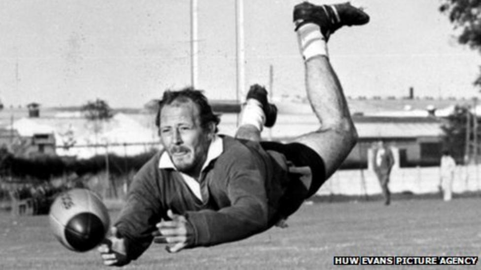 Once-capped Wales scrum-half Clive Shell dies. - BBC Sport