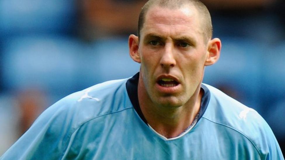 Wrexham secure ex-Liverpool right-back Stephen Wright - BBC Sport