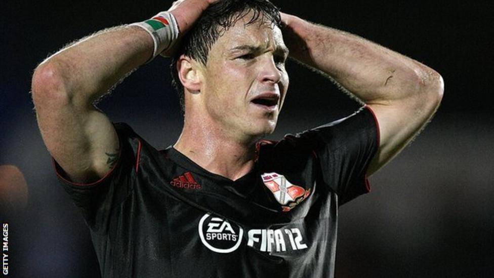 Risser takes blame for Swindon's Johnstone's Paint Trophy loss - BBC Sport