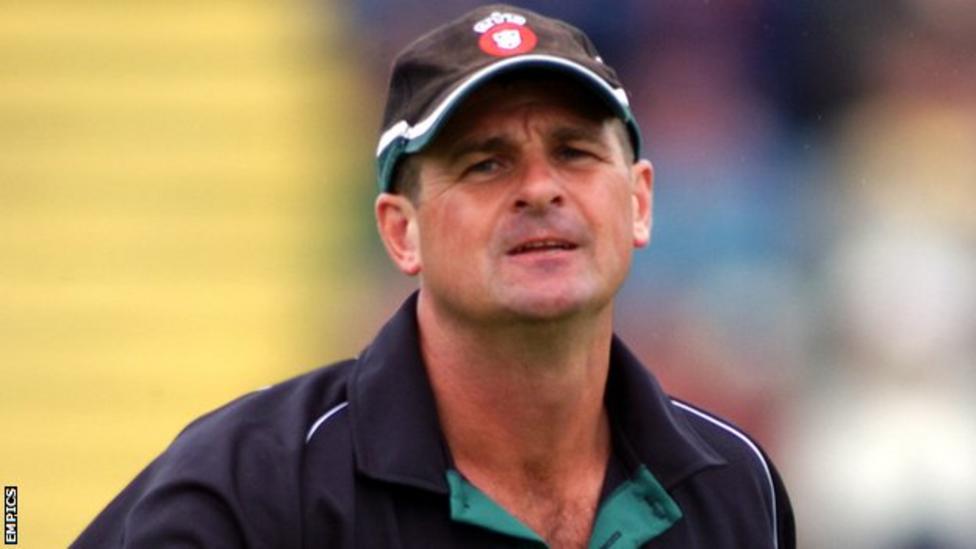 Worcestershire's Steve Rhodes unmoved by Surrey pair's return - BBC Sport