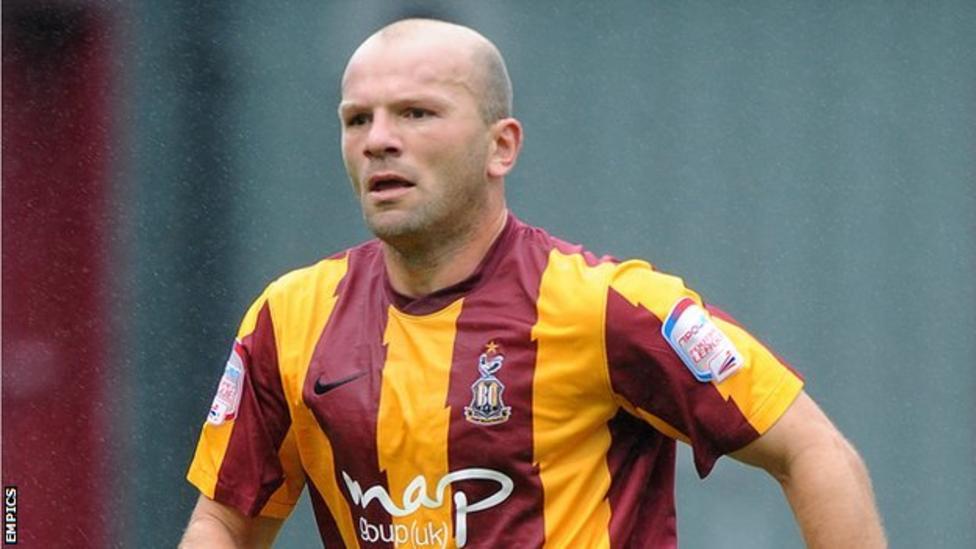 Aldershot Town sign ex-Bradford defender Guy Branston - BBC Sport