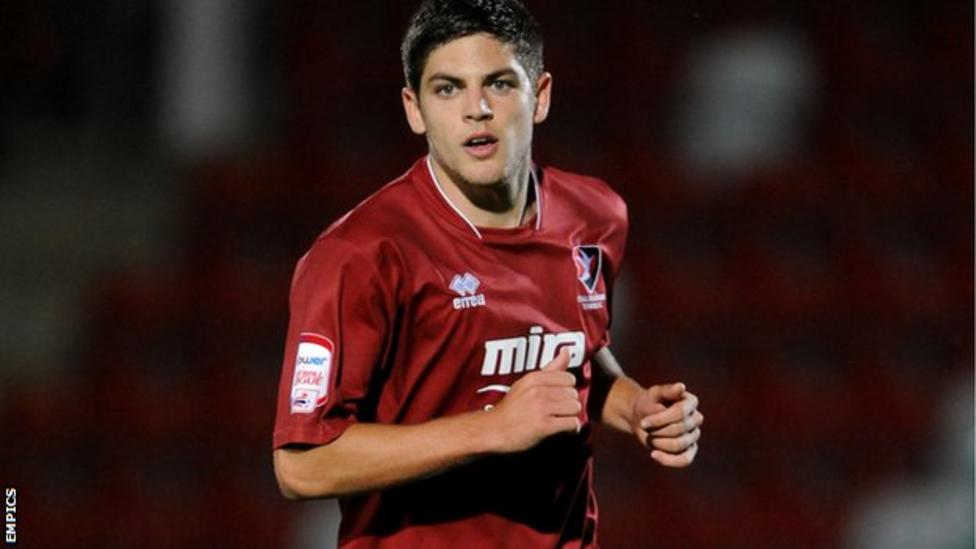 Cheltenham's Danny Andrew makes Cambridge loan move - BBC Sport