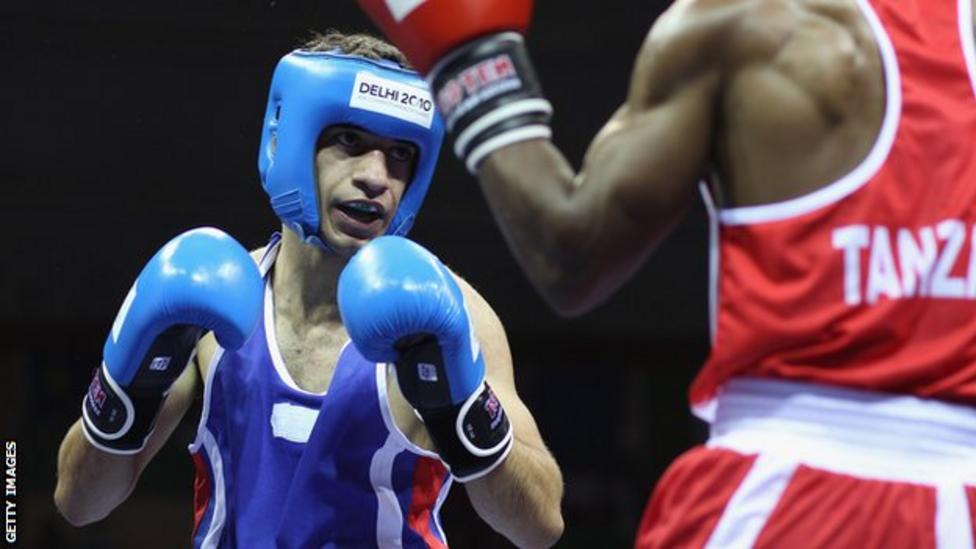 Haroon Khan learns from Amir's mistakes before pro debut - BBC Sport