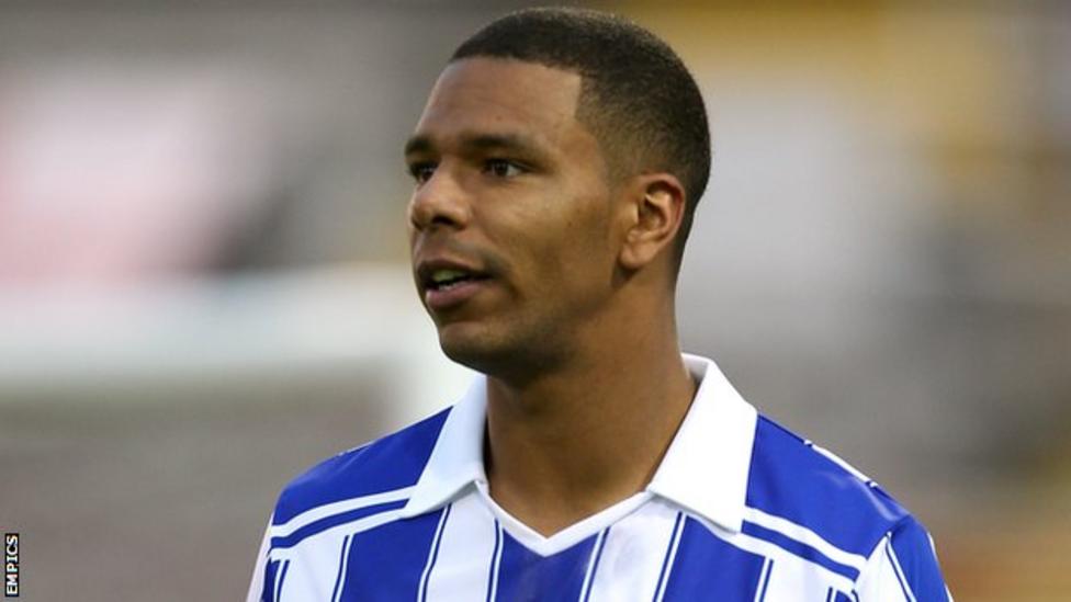 Shrewsbury sign Julian Bennett from Sheffield Wednesday - BBC Sport