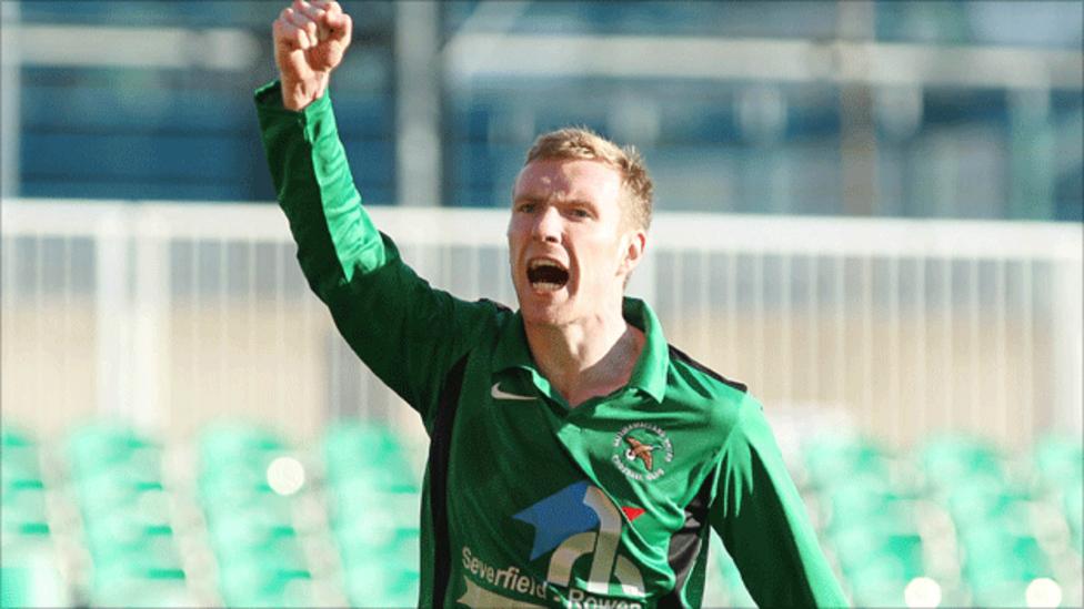 Ballinamallard midfielder Chris Curran moves to Cliftonville - BBC Sport