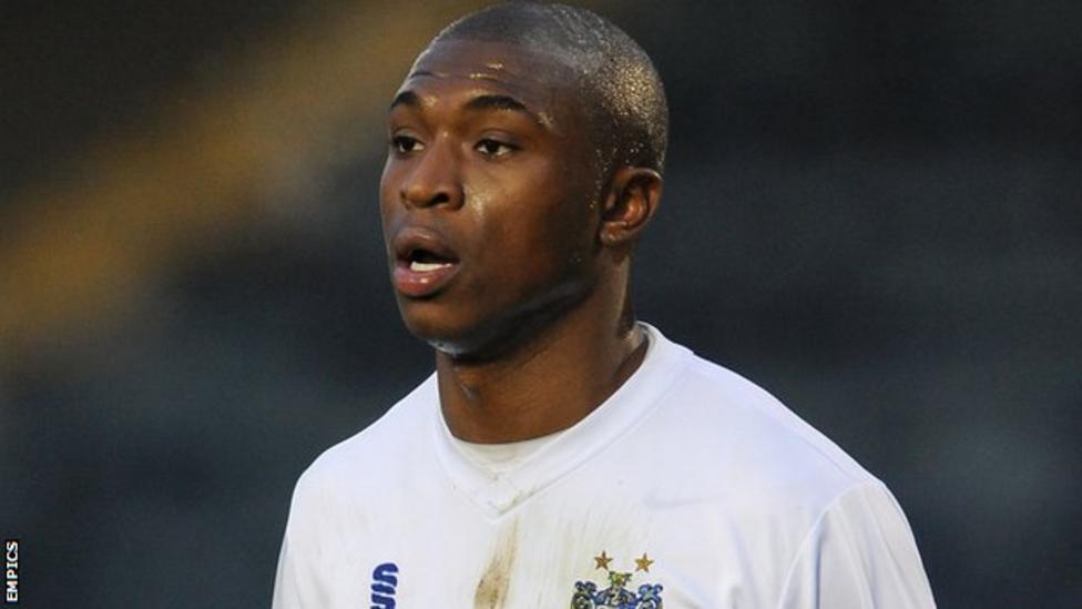 Tranmere Rovers bring in David Amoo on short-term deal - BBC Sport