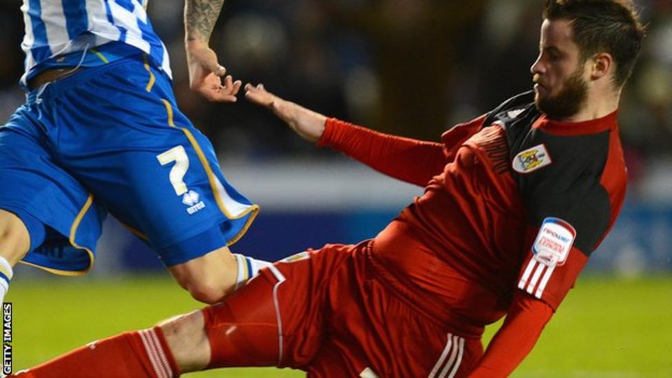 Bristol City: Matthew Bates signs new deal with club - BBC Sport