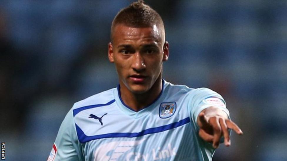 Man United's Reece Brown joins Ipswich Town on loan - BBC Sport