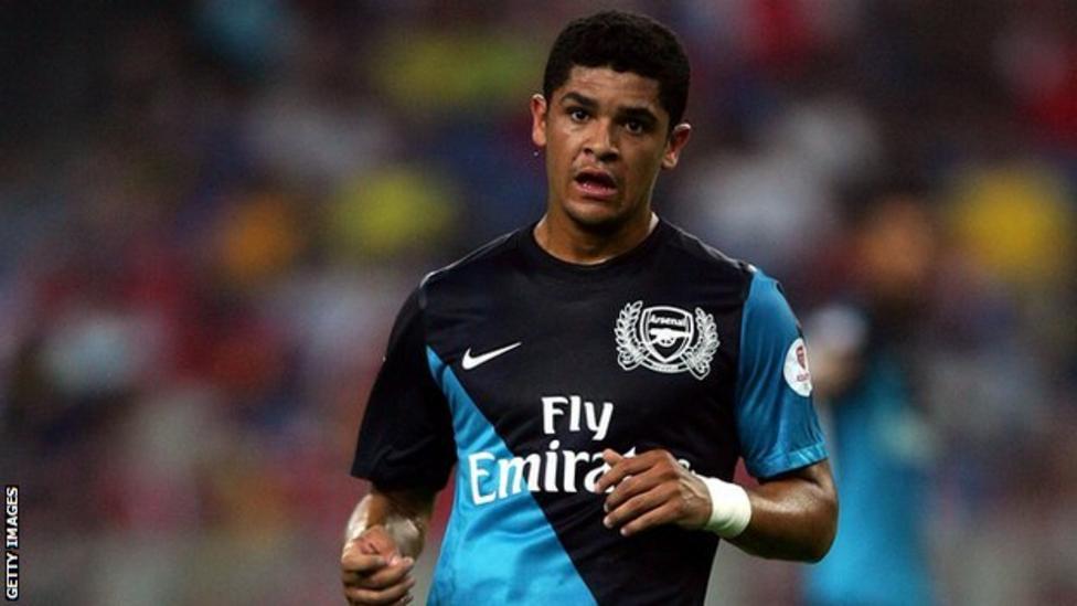 Denilson signs permanent deal with Sao Paulo - BBC Sport