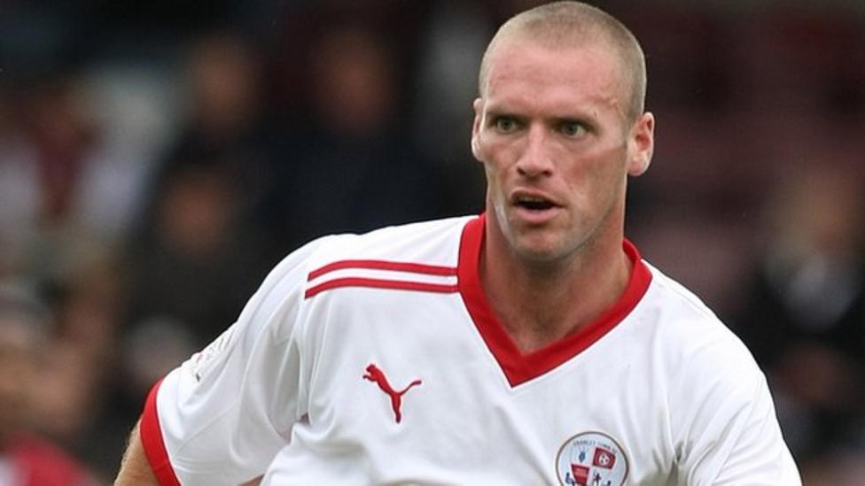 Andy Drury says Crawley Town can challenge for the play-offs - BBC Sport