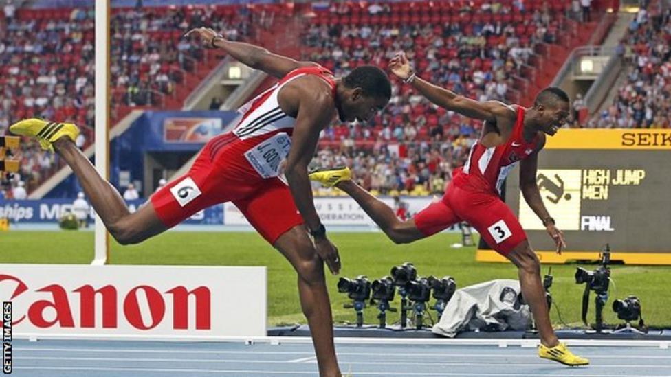 World Athletics 2013: Jehue Gordon wins 400m hurdles gold - BBC Sport