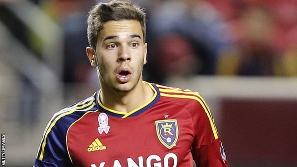 Luton Town sign Portuguese midfielder David Viana - BBC Sport