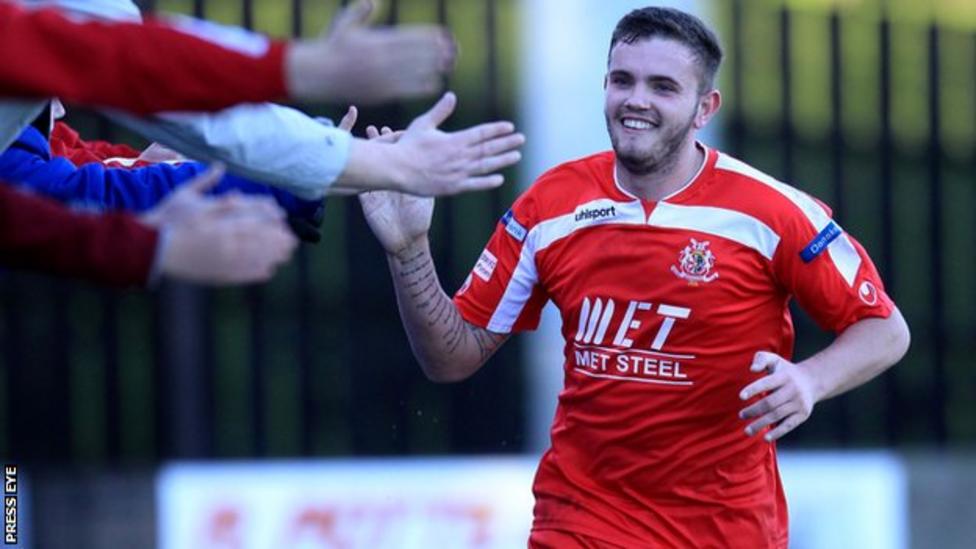 Darren Murray named player of the month for October - BBC Sport