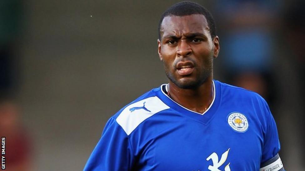 Wes Morgan: Leicester City captain extends Foxes stay - BBC Sport