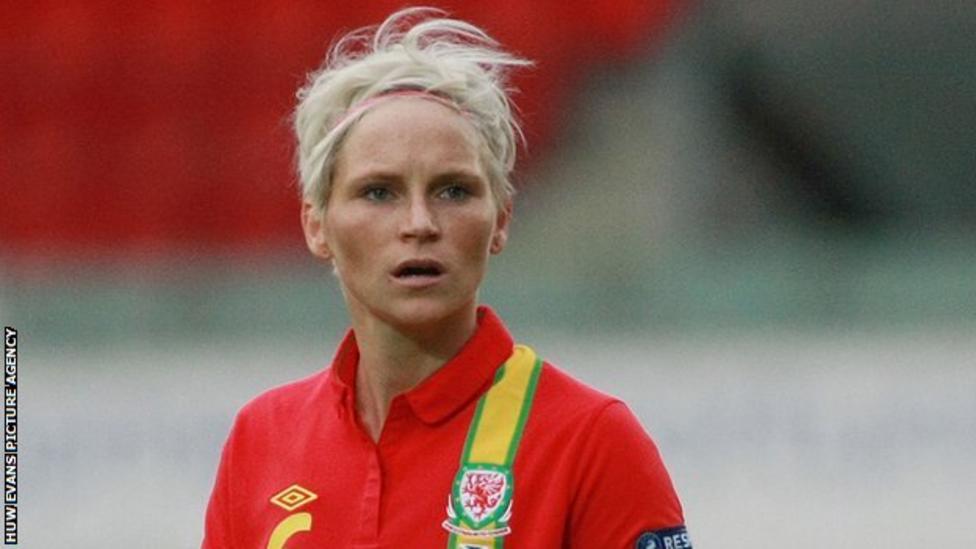 Jess Fishlock: Gay Wales & Seattle star urges greater respect - BBC Sport