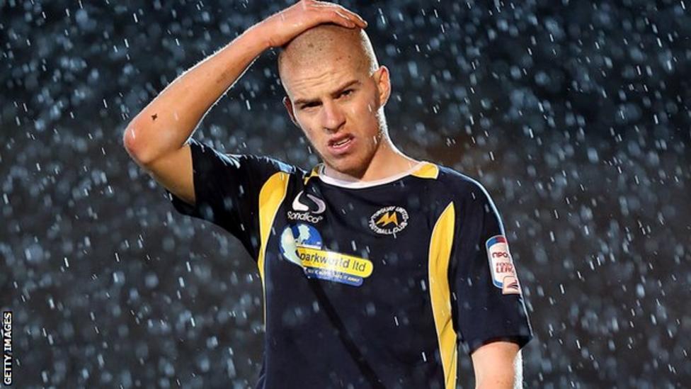 Torquay United: Nathan Craig has contract cancelled - BBC Sport