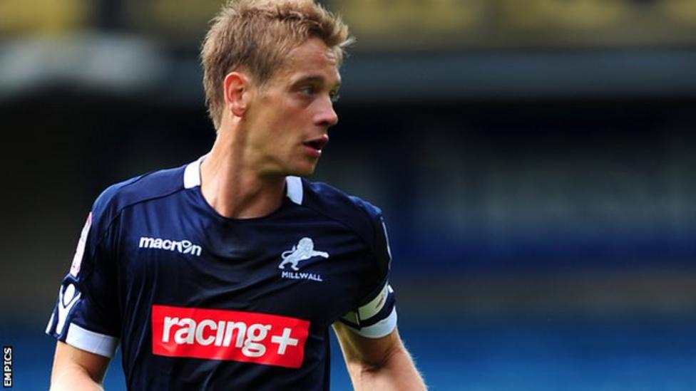 Paul Robinson: Portsmouth sign Millwall defender on loan - BBC Sport