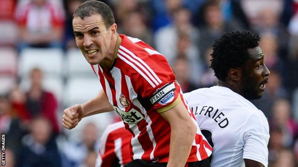 John O'Shea: Sunderland skipper signs two-year contract extension - BBC ...