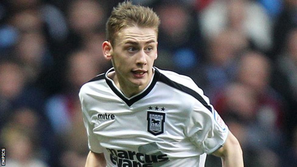 Ipswich Town's Elliott Hewitt to remain at Colchester United - BBC Sport