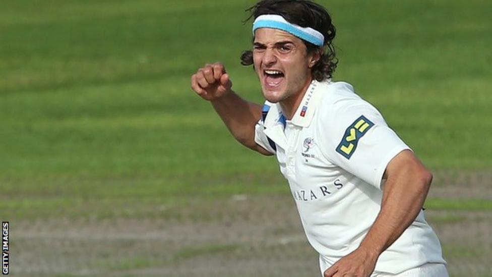 Jack Brooks: Yorkshire bowler extends contract - BBC Sport